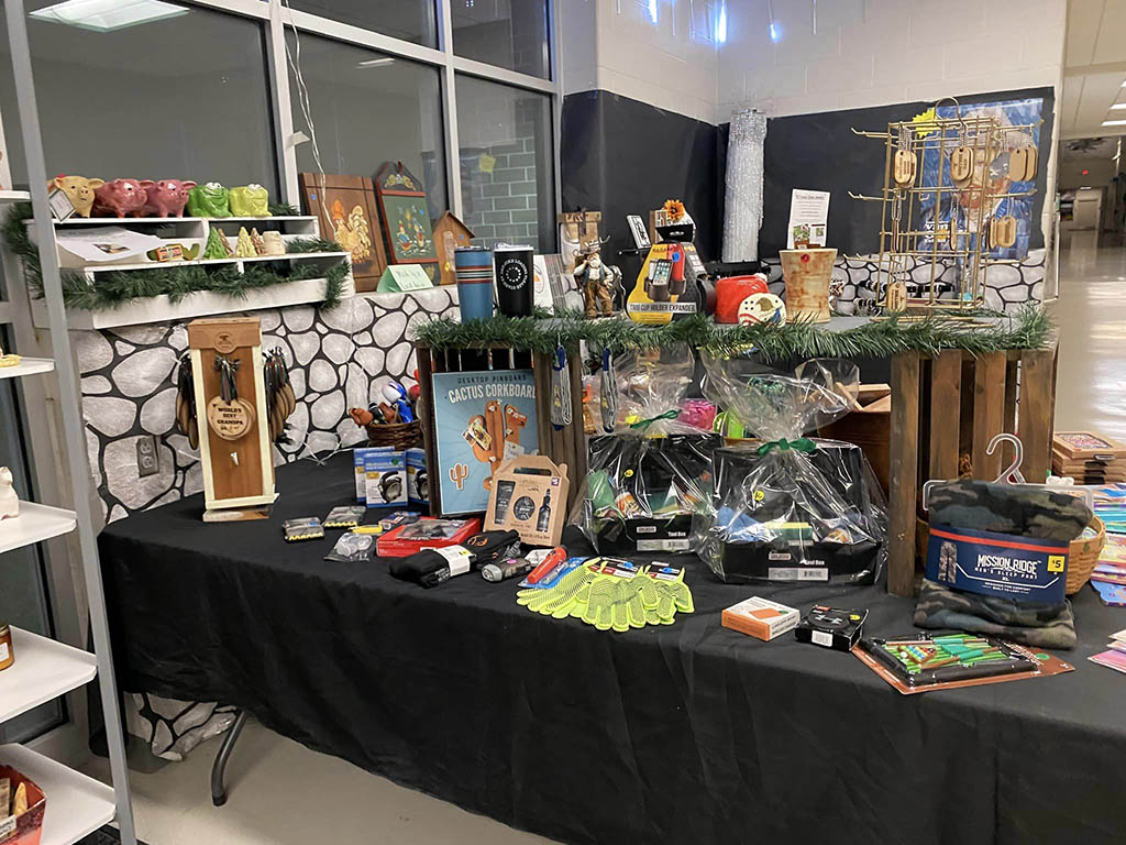 Wayne College 3D Lab: Smithie Art Club, a student-made hurdy-gurdy, and ...