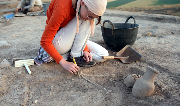 Assyrian burial discovered in Bronze Palace. – Ziyaret Tepe